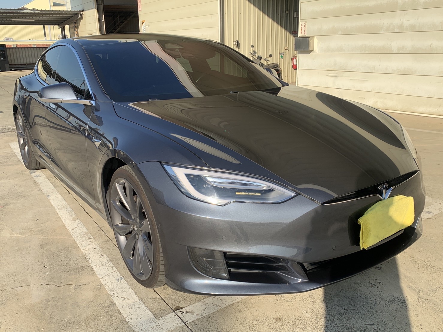 Tesla Model S 75D - Onlyev