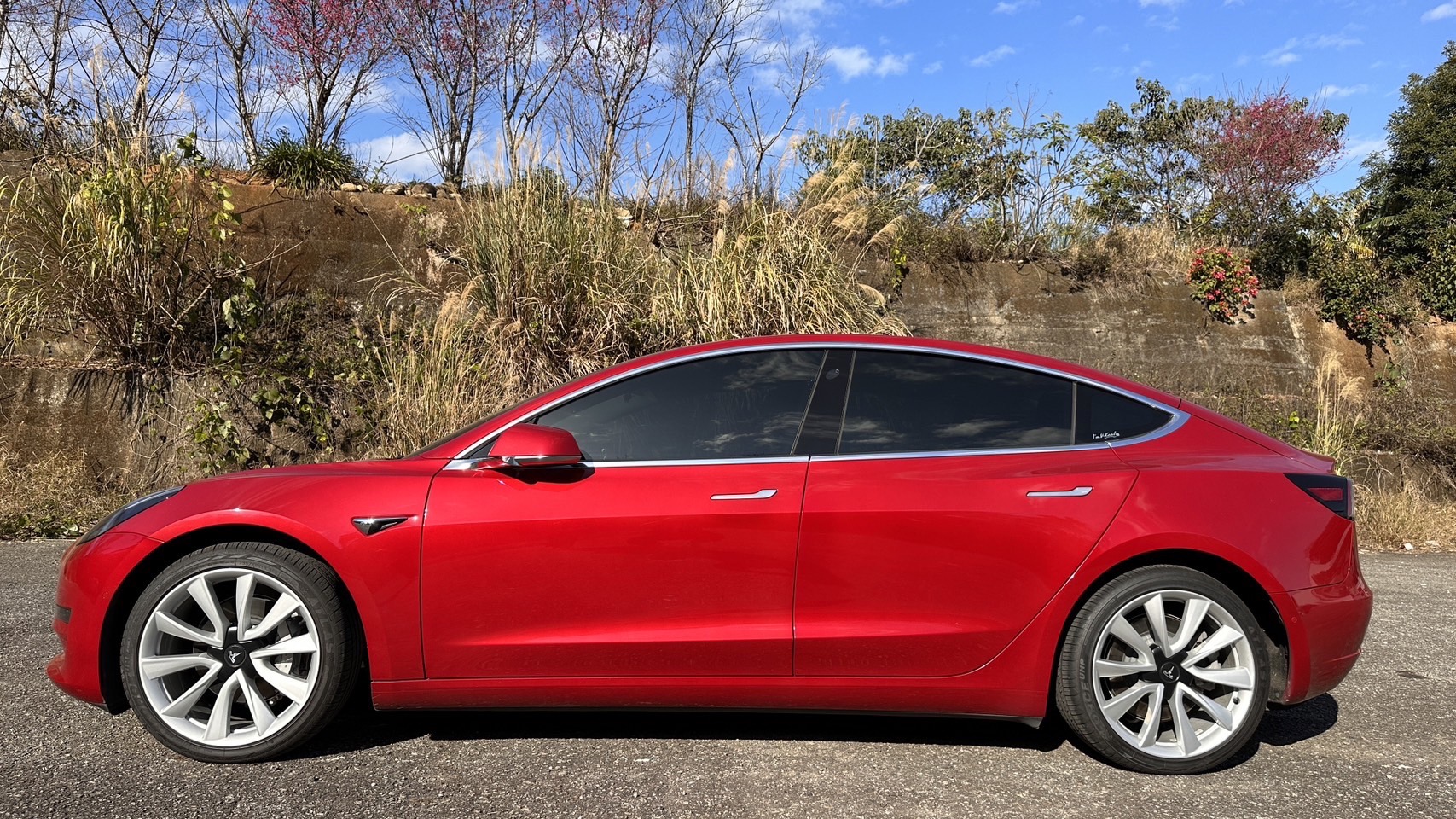 Tesla Model 3 LR - Onlyev