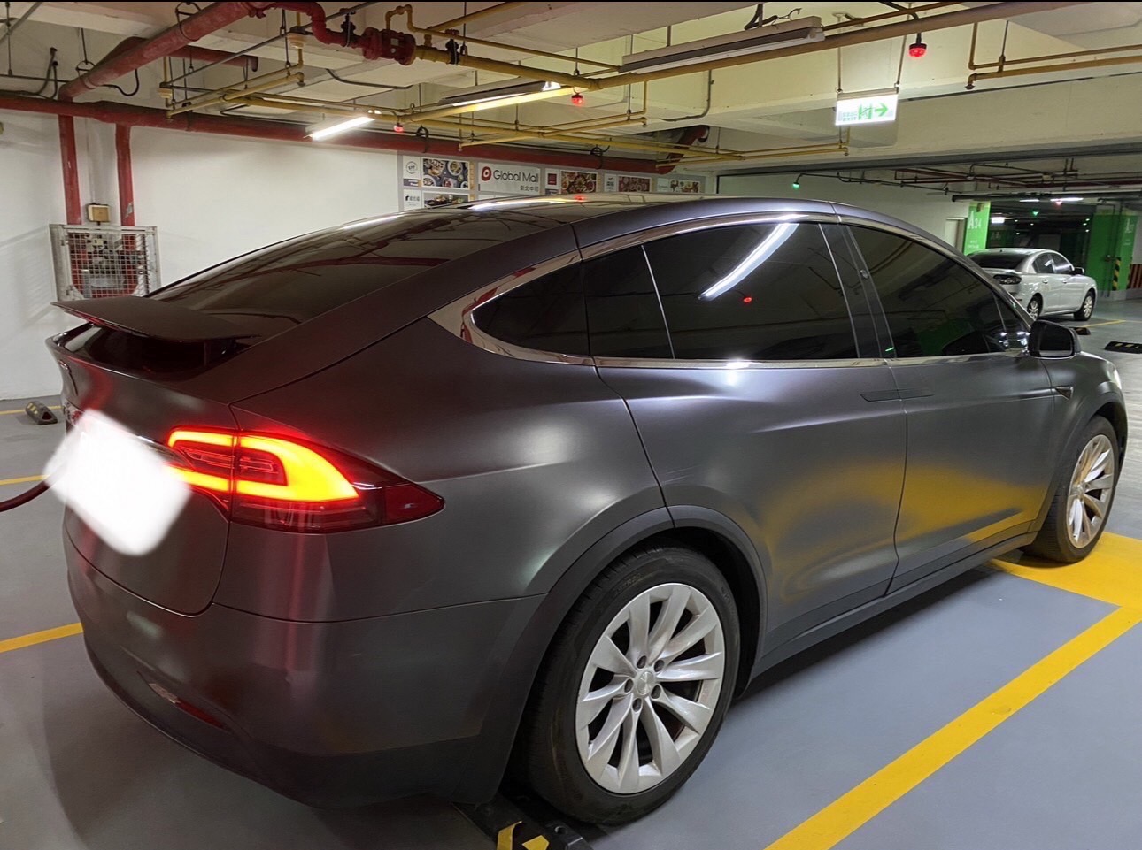 Tesla Model X 75D - Onlyev