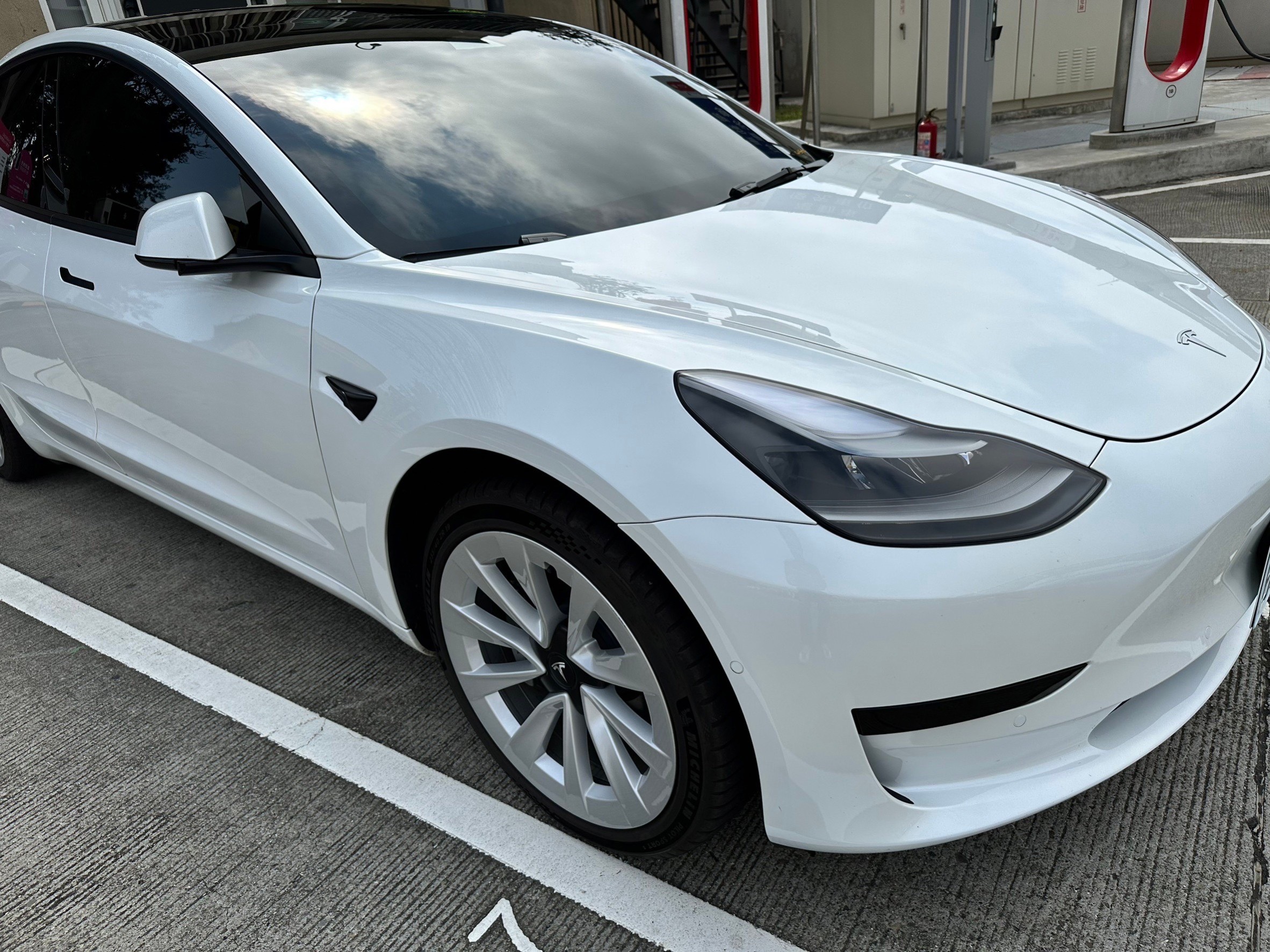 Tesla Model 3 LFP - Onlyev
