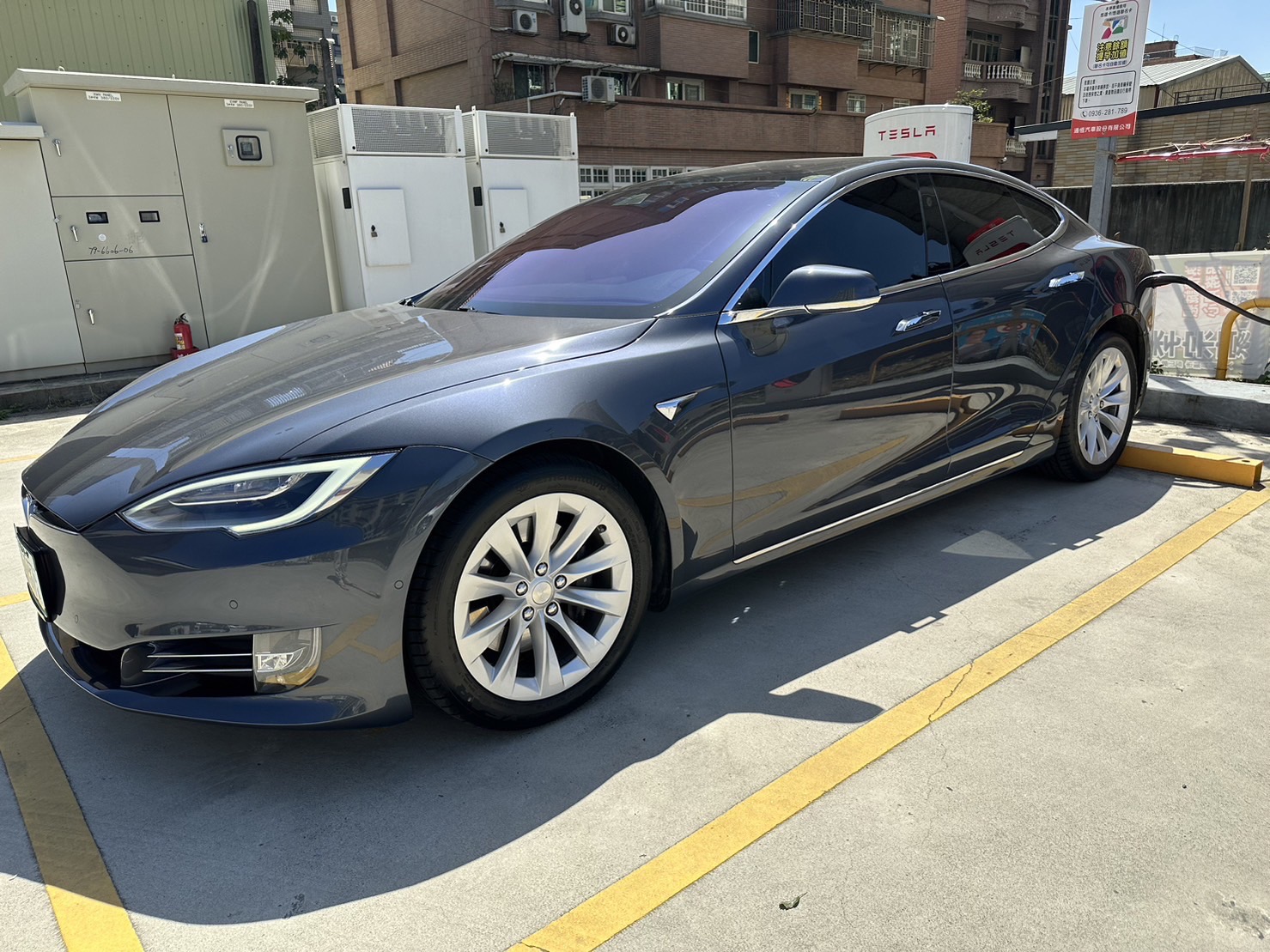 Tesla Model S 75D - Onlyev