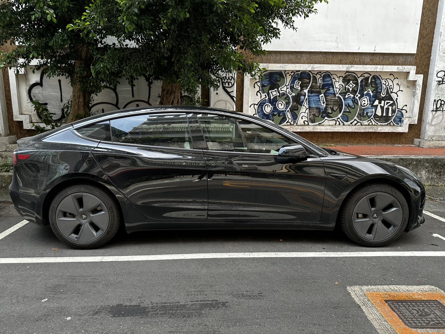 Tesla Model 3 LFP - Onlyev