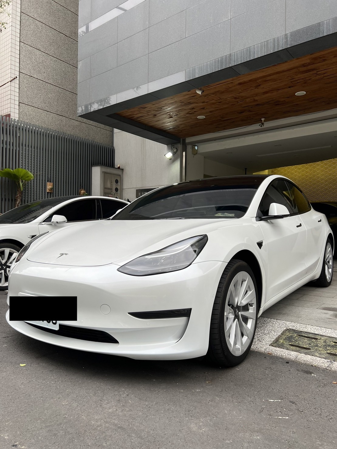 Tesla Model 3 LR - Onlyev