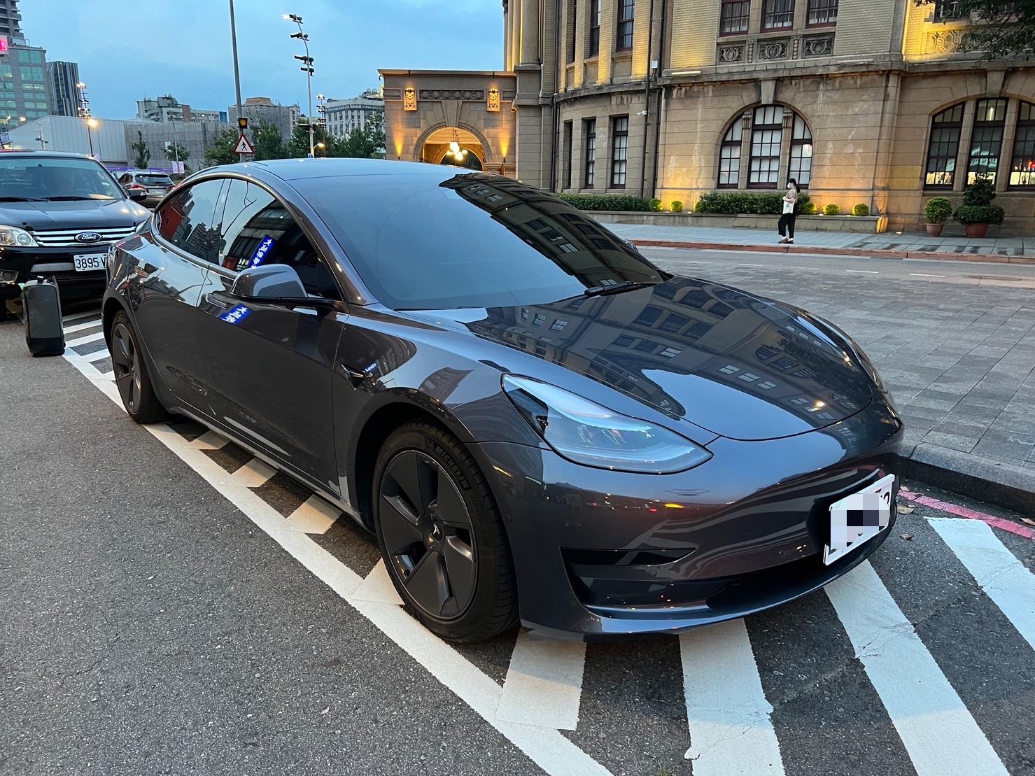 Tesla Model 3 LFP - Onlyev