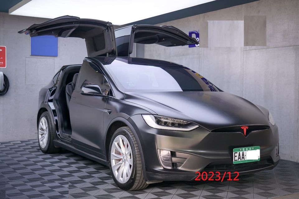 Tesla Model X P100D - Onlyev
