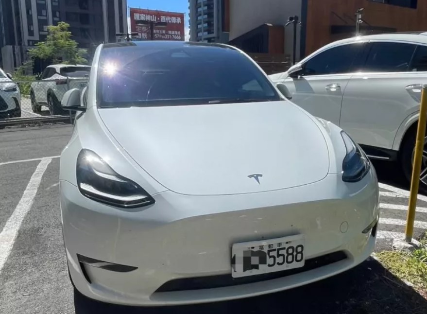 Tesla Model Y Performance - Onlyev