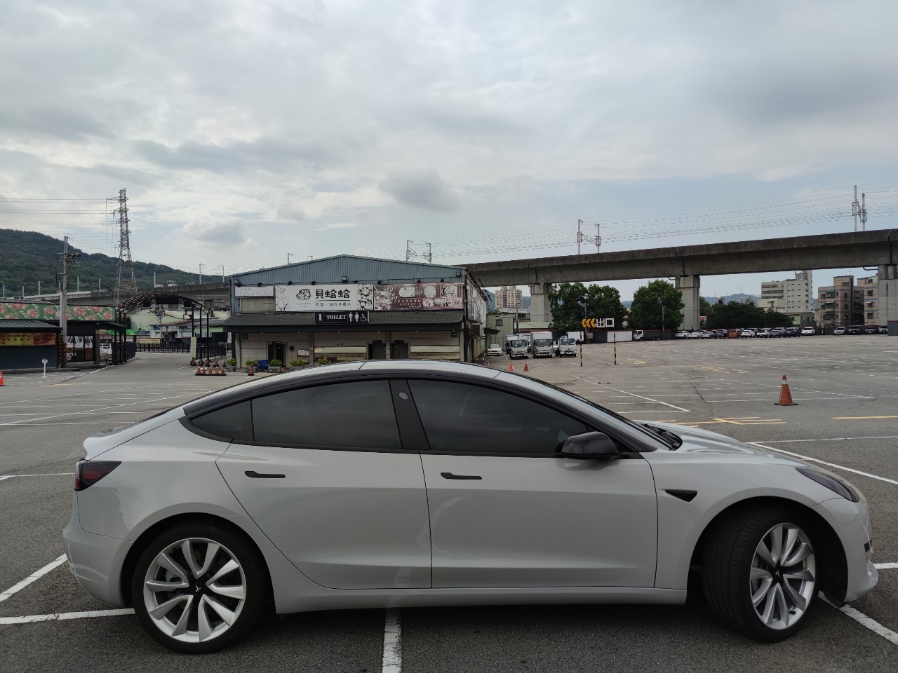 Tesla Model 3 LFP - Onlyev